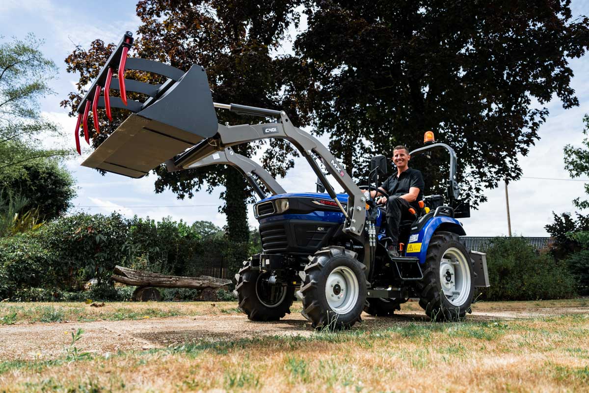 C400 – der kompakte Frontlader, der alles kann! - MX